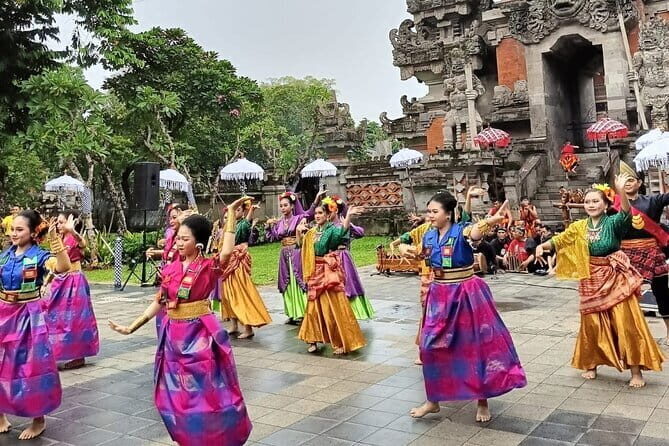 Bogor Botanical Garden, City and Miniature Park in Heritage - Strolling through the Bogor Botanical Garden