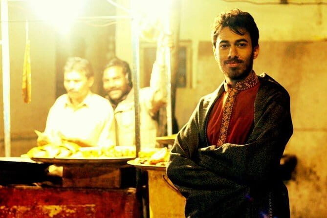 Bold bites on Karachis Burns Road - A Detailed Breakdown of the Itinerary