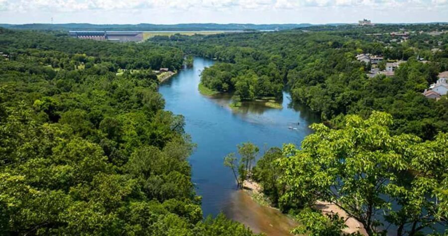Branson: Downtown, Lake, Baird Mountain & Hollister 4x4 Tour - Who Will Appreciate This Tour?