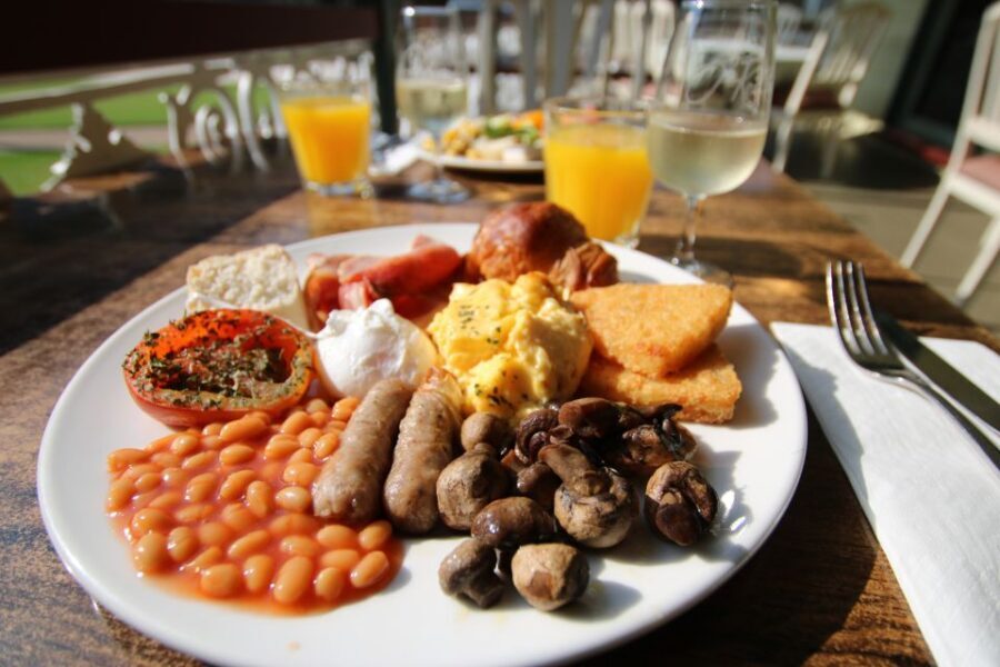 Brisbane: Hot Air Balloon Flight with Vineyard Breakfast - A Thorough Breakdown of the Day