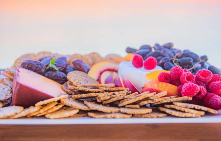 BROOME: SCENIC & PREHISTORIC CRUISE- Wine & Gourmet Platters - Key Points