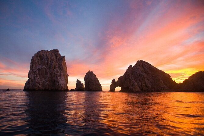 Cabo Arch Sunset Private Yacht Tour plus Dinner and Drinks - What’s Included and What’s Not