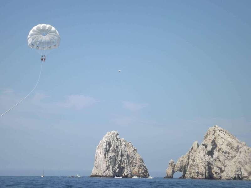 Cabo San Lucas: Parasailing Adventure - How to Make the Most of Your Parasailing Experience