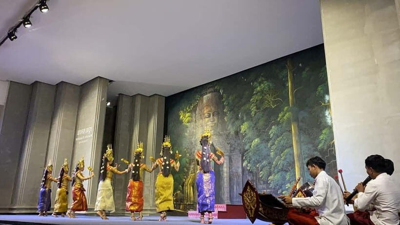 Cambodia: Absolute Traditional Dance Show with Buffet Dinner - The Dining Experience in Detail