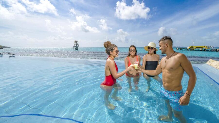 Cancun: Isla Mujeres Royal Garrafon with Transport & Lunch - The Perfect Balance of Activities and Relaxation