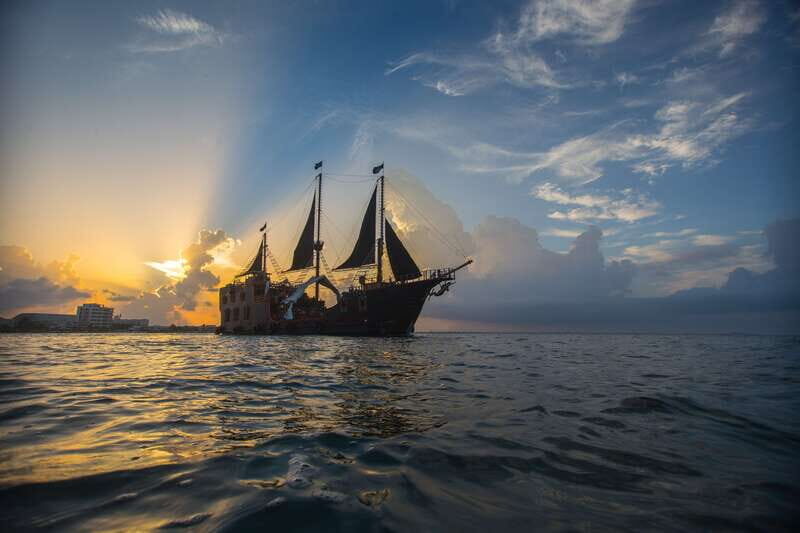 Cancún: Jolly Roger Pirate Dinner Cruise 2025 - Detailed Breakdown of the Itinerary