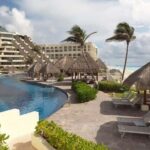 Cancun: Sightseeing Walking Tour With a Local Guide - What Makes This Tour Stand Out?