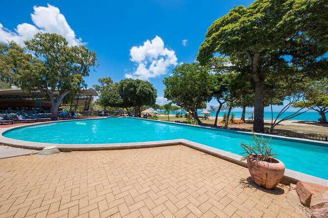 Cape Gloucester Getaway -2 Hour Helicopter & Resort Visit - Who Should Consider This Experience?