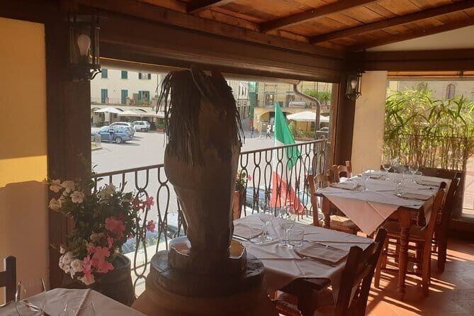 Carriage ride and Lunch in a typical restaurant in the heart of Chianti - What Makes This Tour Stand Out?
