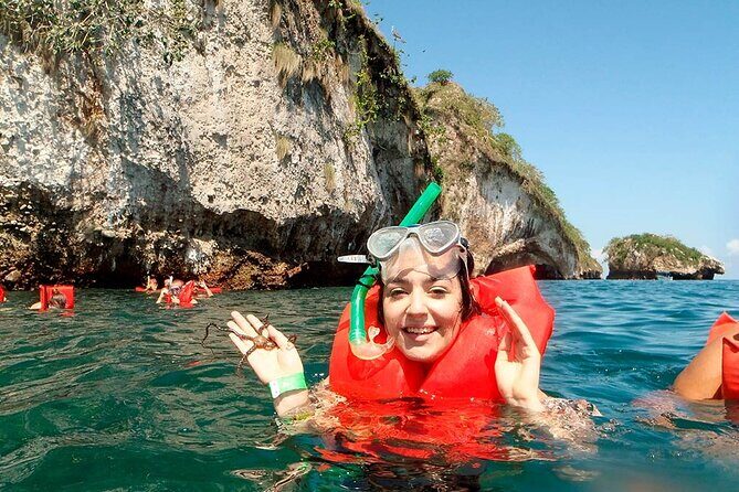 Catamaran Arches, Animas Beach, Quimixed Waterfall and Food Tour - First Stop: Los Arcos de Mismaloya