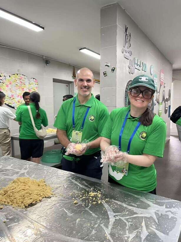 Chengdu: Dujiangyan Panda Base Volunteering Day Trip - Detailed Breakdown of the Itinerary