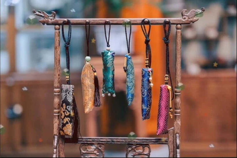 Chengdu: Traditional Handicrafts Workshop with Tea Break - Why This Tour Stands Out
