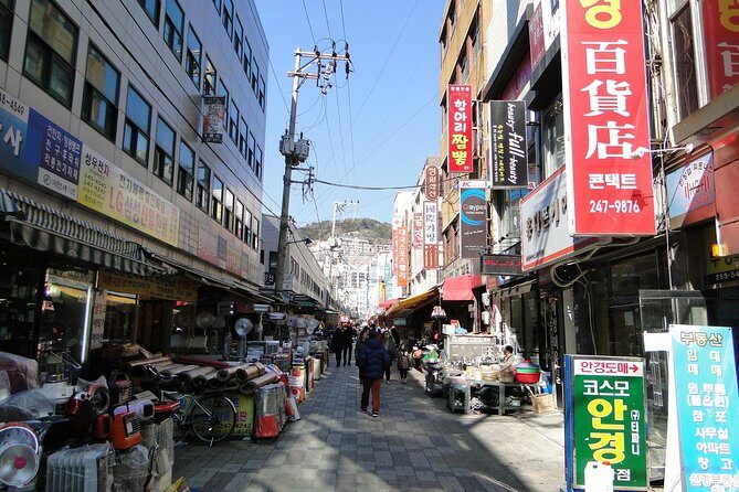 Cherry blossom tour in Busan and Jinhae from Busan - Browsing Gukje Market
