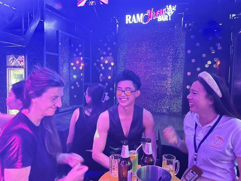 Chiang Mai: Ladyboy Cabaret Show with Dinner and Drinks - What to Expect from the Tour