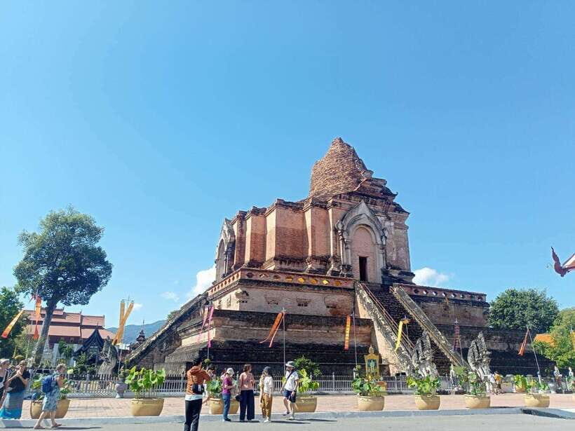 Chiang Mai: Private City Tuk-Tuk Tour - Detailed Breakdown of the Itinerary