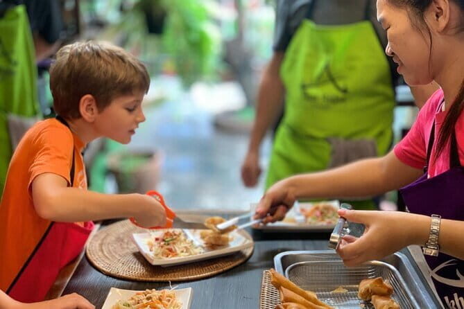 Chiang Mai: Traditional Thai-Akha Cooking Class& Market Tour - Authenticity and Cultural Depth