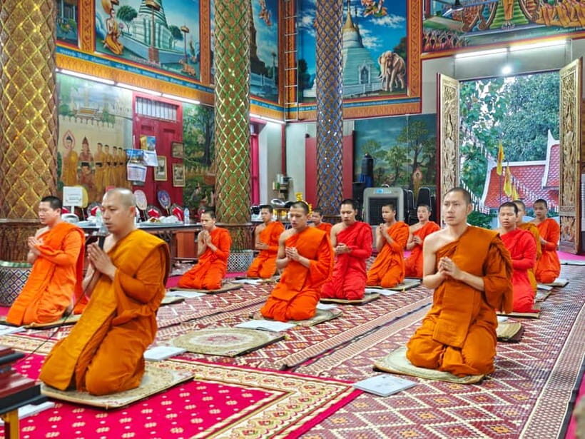 Chiang Mai: Wat Chai Sri Phoom Evening Chanting & Meditation - Practical Details and What to Expect