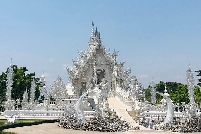 Chiang Rai and White Temple Private All-Inclusive Day-Tour - The Authenticity and Style of the Tour