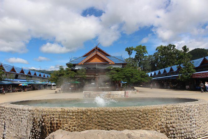 ChiangRai From ChiangMai, White & Blue temple+Black house & Lunch - Who This Tour Is Best For
