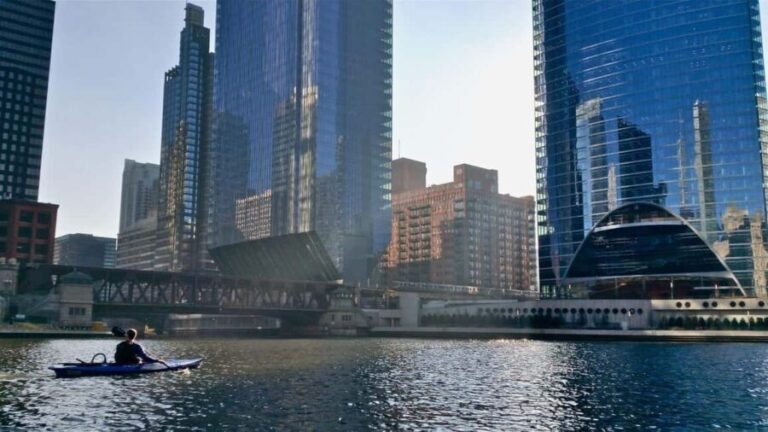 Chicago: 2-Hour Downtown Kayak Rental - Landscape and Water Quality