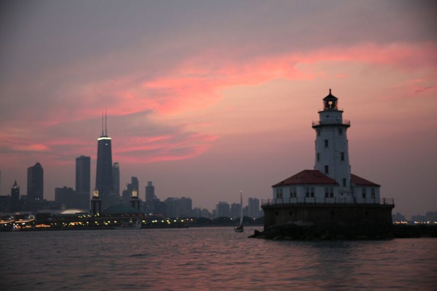 Chicago by Night River and Lake Cruise - The Critics and the Kudos