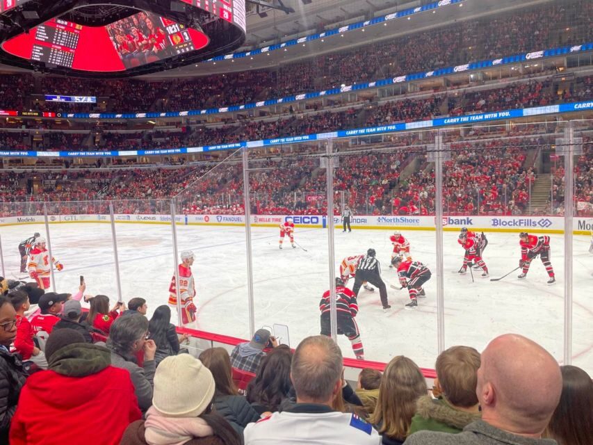 Chicago: Chicago Blackhawks NHL Game Ticket at United Center - The Ticket & Entry Process