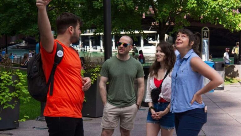 Chicago Loop: Art, Skyscrapers, Millennium Park & "The Bean" - A closer look at what makes this tour stand out