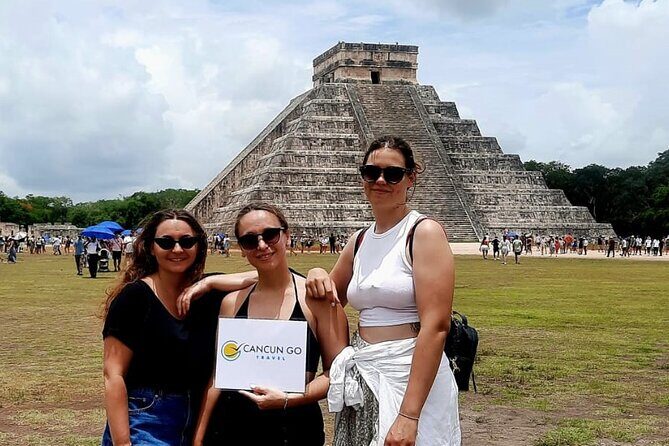 Chichen Itza Guided Group Walking Tour - Last minute booking - The Guide and Group Dynamics