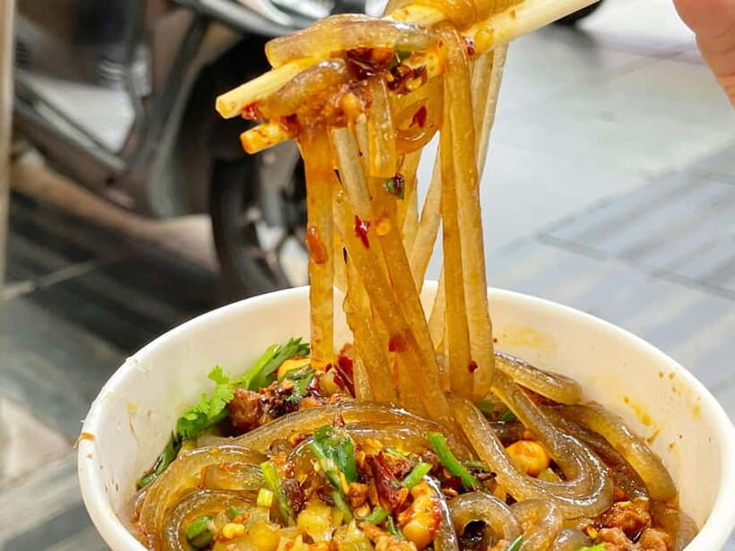 Chongqing: Food Tour with Old Town and Magical Night Views - Itinerary Breakdown