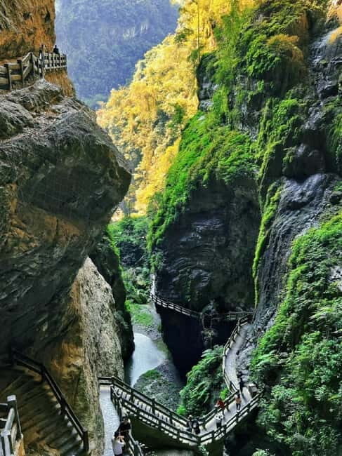 Chongqing: Wulong 3-Day Tour with Hotel & Transfers - Urban Sights & Nighttime Magic in Chongqing