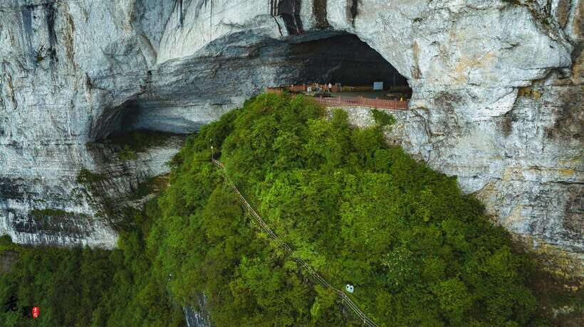 Chongqing:1-day Jinfoshan Mt hiketrip (licen guide,with car) - What Sets This Tour Apart