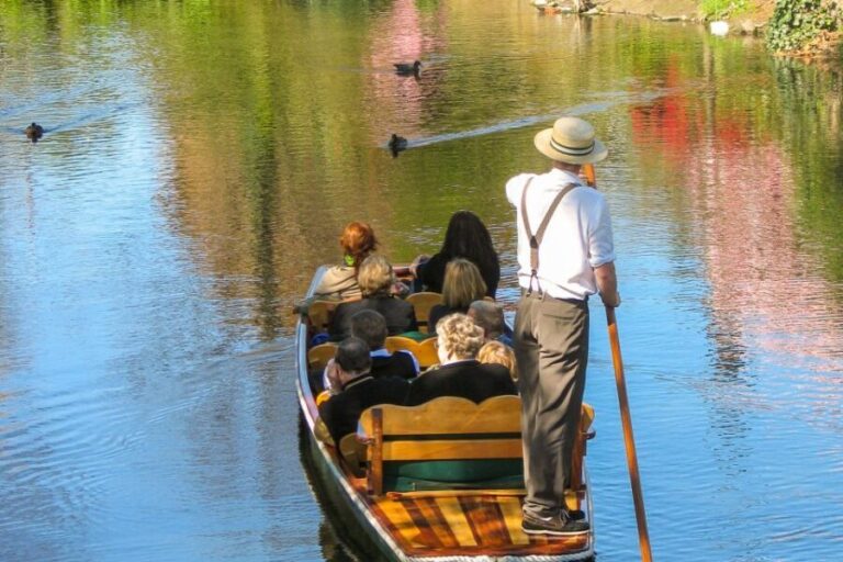 Christchurch: Gondola Ticket and Punt Ride on the Avon River - An In-Depth Look at the Christchurch Gondola and Punt Experience