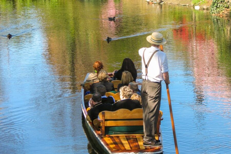 Christchurch: Gondola Ticket and Punt Ride on the Avon River - An In-Depth Look at the Christchurch Gondola and Punt Experience