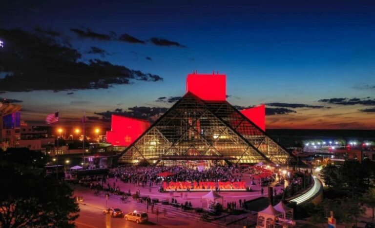 Cleveland: Rock & Roll Hall of Fame Admission Ticket - Informed and Engaging Exhibits