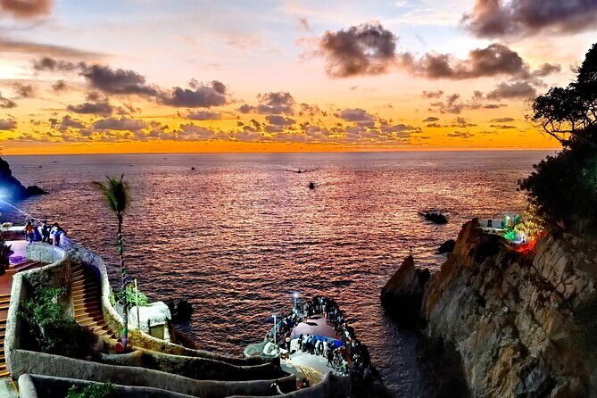 Cliff Diver De Luxe with Different Options at "La Quebrada" - Authenticity and Cultural Significance