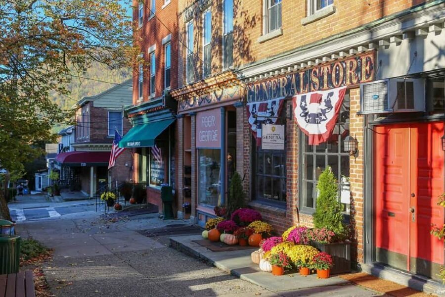 Cold Spring Town&Woodbury Outlets 1-day Tour From NY - Exploring Cold Spring: Small-Town Charm and Historic Vibes