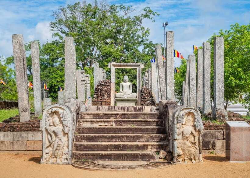 Colombo: Sri Lanka Cultural Triangle Hotspots 2-Day Tour - Transport and Accommodation: Comfort and Convenience