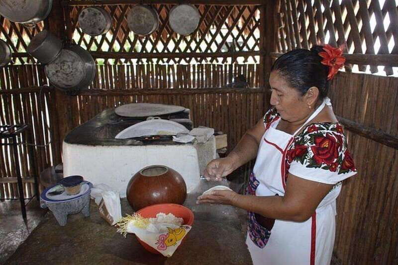 Costa Maya: Bacalar Seven Color Lagoon and Mayan Experience - Chacchoben Village: A Glimpse into Mayan Life