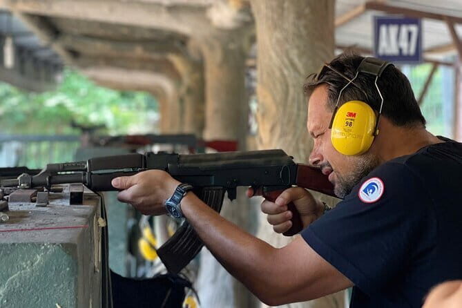 Cu Chi Tunnels, VIP Tour by Limousine Half-Day - Who Should Book This Tour?