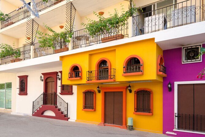 Cultural Pulse: Lazaro Cardenas Park & Plaza Private Walk - Strolling to Plaza Lazaro Cardenas: Markets and Cultural Events