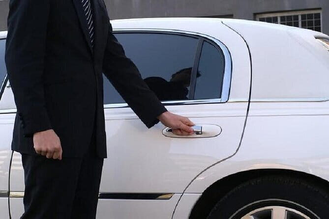 Da Nang Airport Arrival Or Departure By Private Car Transfers - Who Will Benefit Most?