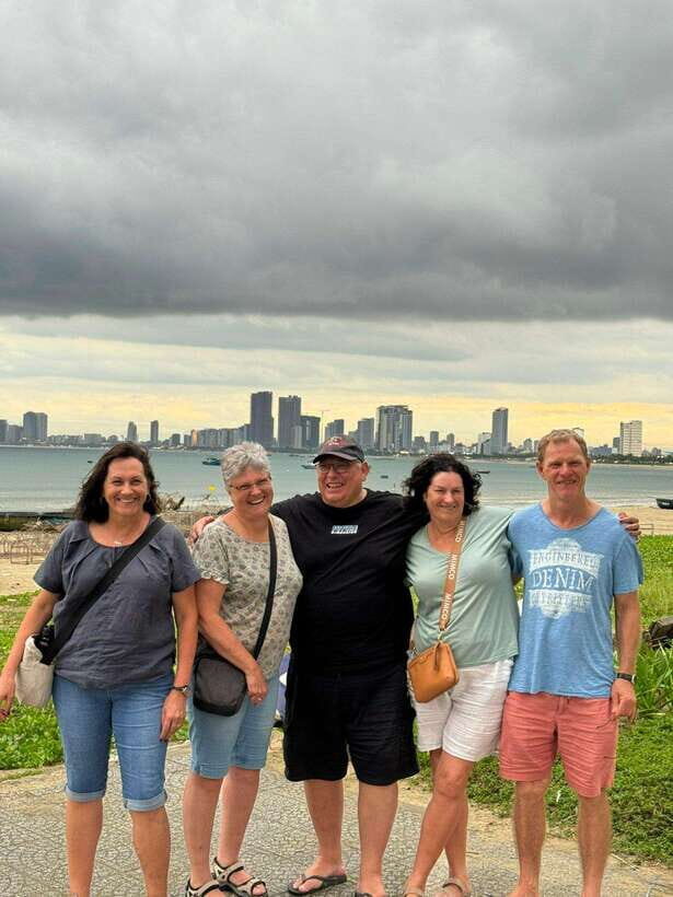 Da Nang City Street Food Tour With Live Music Tien Sa Show - How the tour is structured