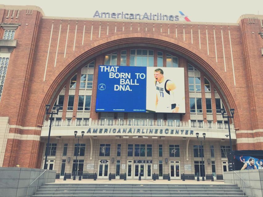 Dallas: Dallas Mavericks Basketball Game Ticket - The Match Day Atmosphere