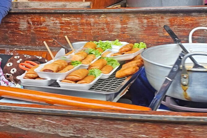 Damnoen Saduak Famous Floating Market and Mea Klong Railway Tour - The Mae Klong Railway Market