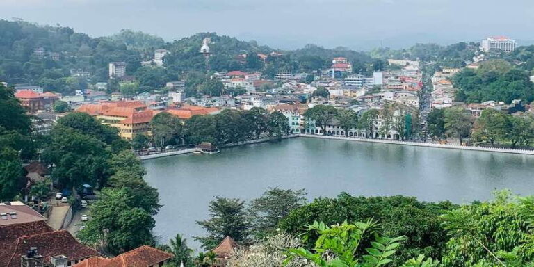 Day tour In Awesome Kandy City from Colombo - The Lunch Break & Factory Visits
