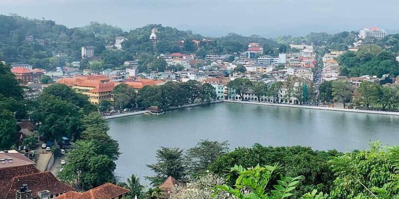 Day tour In Awesome Kandy City from Colombo - The Lunch Break & Factory Visits