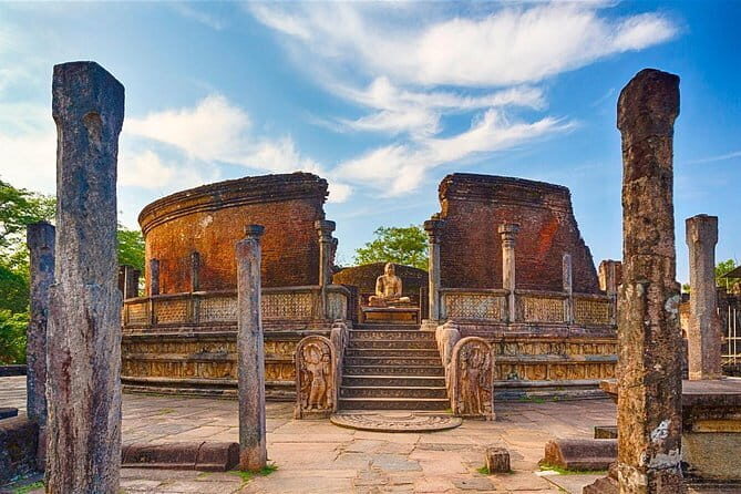 Day-trip Anuradhapura and Thanthirimale - Heritage Tour - Transportation & Group Size