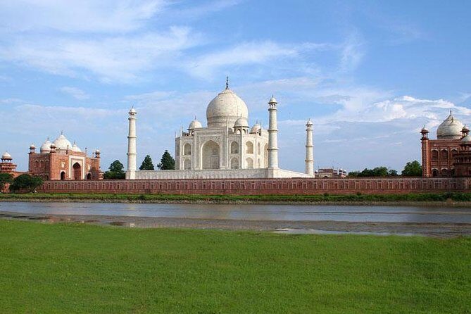 Day Trip to Taj Mahal and Agra from Kolkata with Both Side Commercial Flights - How This Tour Delivers Value