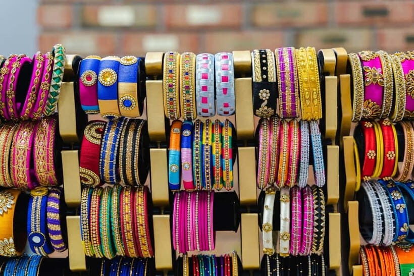 Delhi: Half Day Private Shopping Tour with Guide By Car - What Makes This Tour Stand Out?