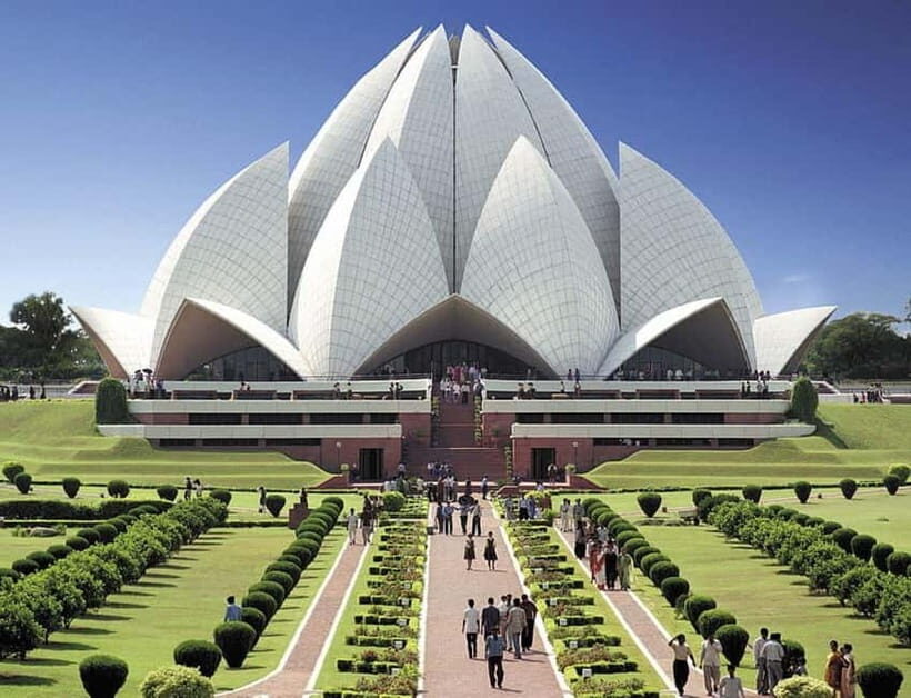 Delhi: Private Full-Day City Tour of Old and New Delhi - Why Travelers Find This Tour Valuable